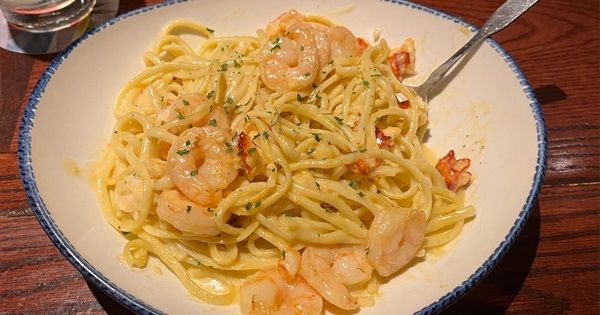 25 Films From Our Tubi Playlist: How Do You Spell Ling---?!